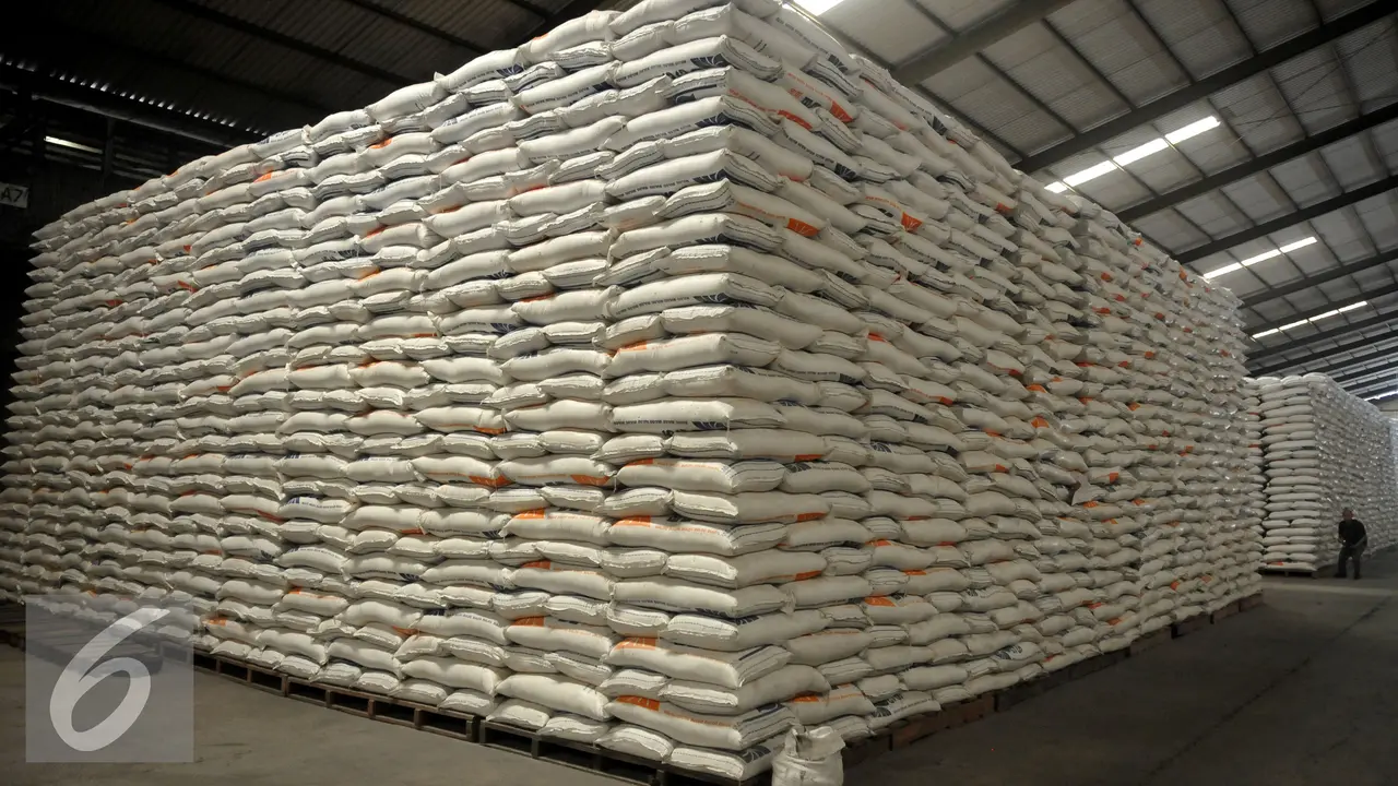 Kelapa Gading Terendam Banjir, Bagaimana Nasib Gudang Bulog? - Bisnis ...