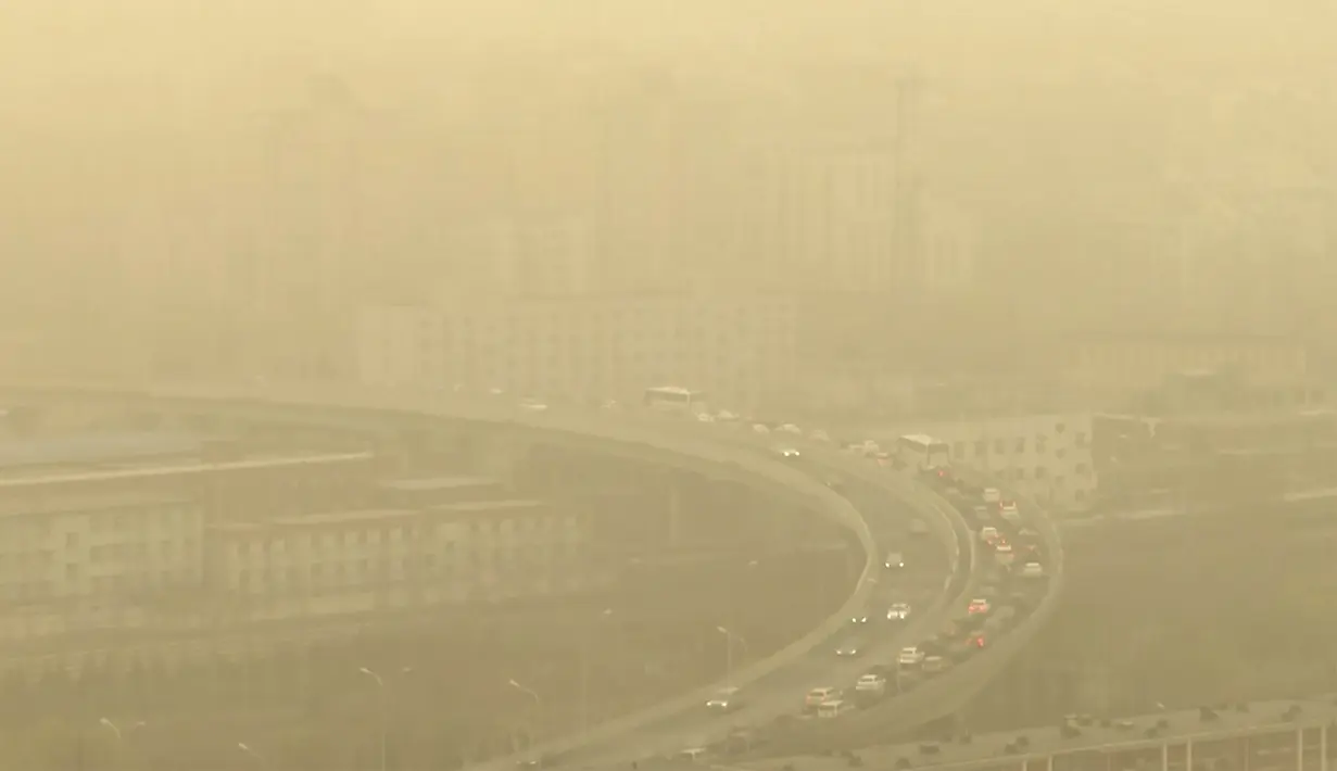 Potret Kota Beijing Diselimuti Badai Debu - Foto Liputan6.com