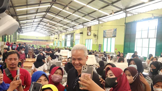 Ganjar Sambangi Pabrik Tembakau di Kendal: Mudah-mudahan Ekonomi Dunia Membaik - Pemilu Liputan6.com