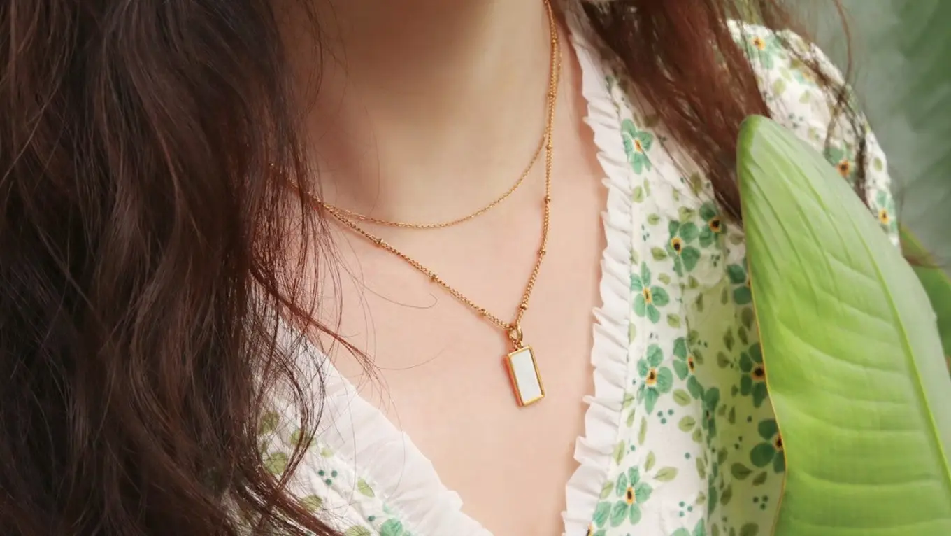 7 Model Kalung Emas 2025 yang Sedang Tren untuk Berbagai Usia, Cantik ...