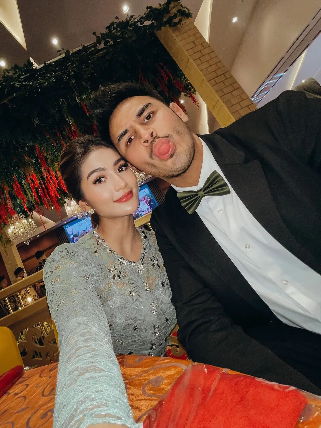 Sudah Dilamar, Ini 7 Potret Debi Sagita dan Marco Ivanos yang Tampil Mesra - Hot Liputan6.com