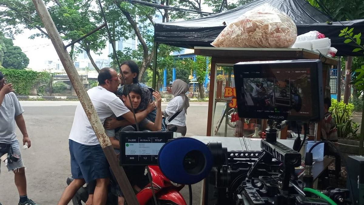 Keseruan Rizky Billar dan Adul Gumilang Berakting Kembar Siam dalam Film "Amin Tanpa Iman ...