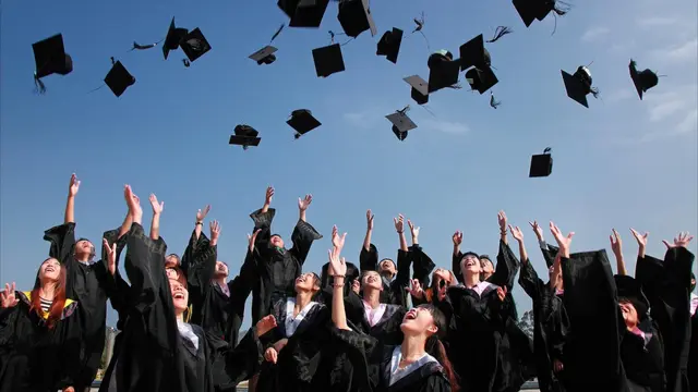 40 Ucapan Selamat Wisuda untuk Anak SMP - Ragam Bola.com