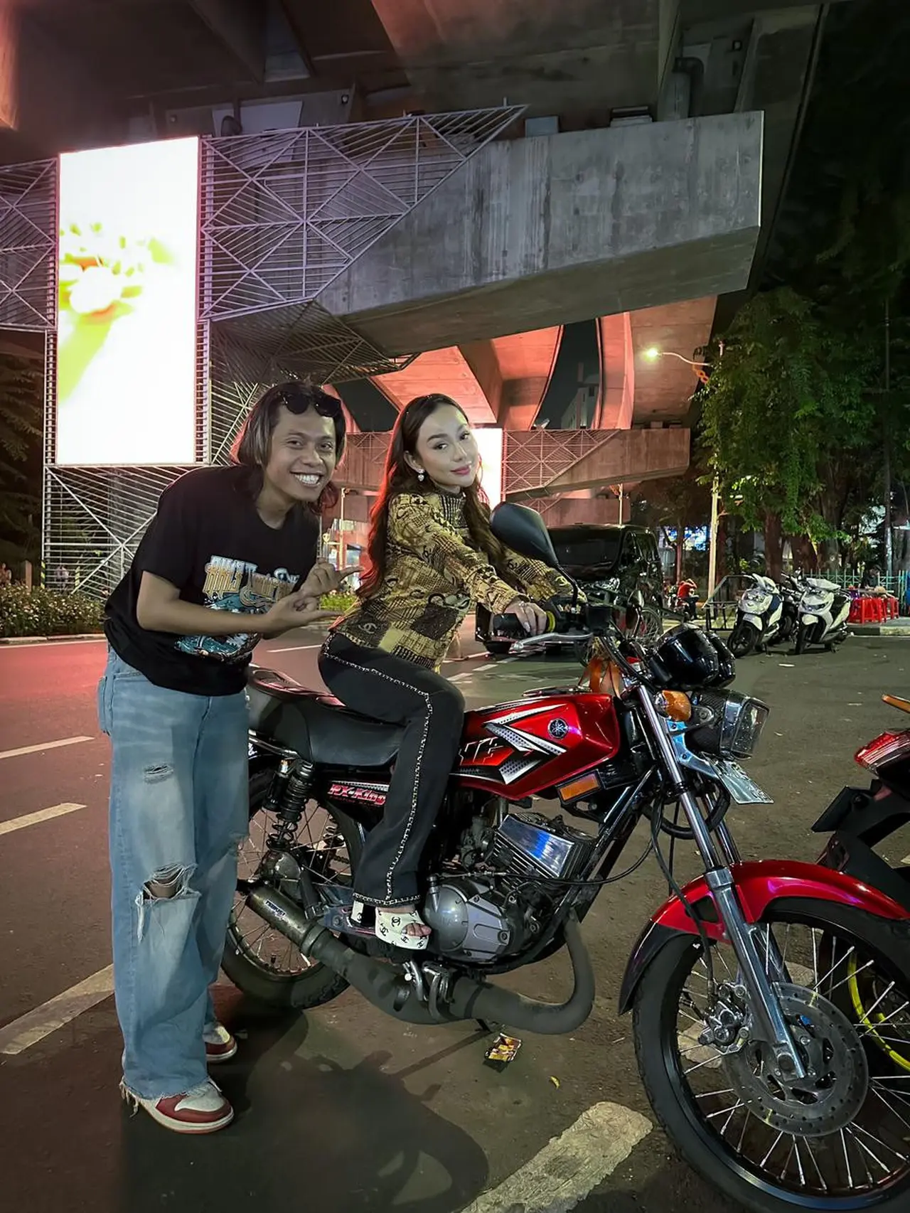 Selebgram dan Pengusaha Putri Permata Menang Lelang Amal Sepeda Motor Rp300 Juta, Tuai Pujian ...