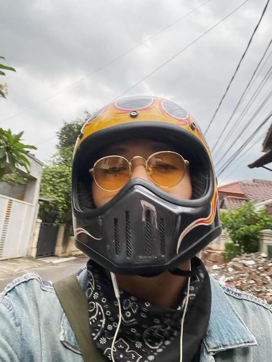 Gaya Arbani Yasiz Saat Jadi Anak Motor, Pemeran Dilan Terbaru - Foto ...