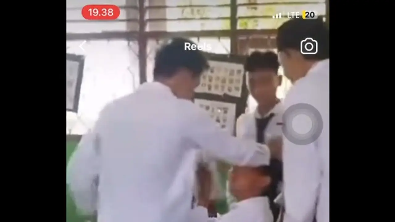 Viral Video Siswa SMP di Balikpapan Dikeroyok Teman-Temannya di Dalam Kelas - Regional Liputan6.com