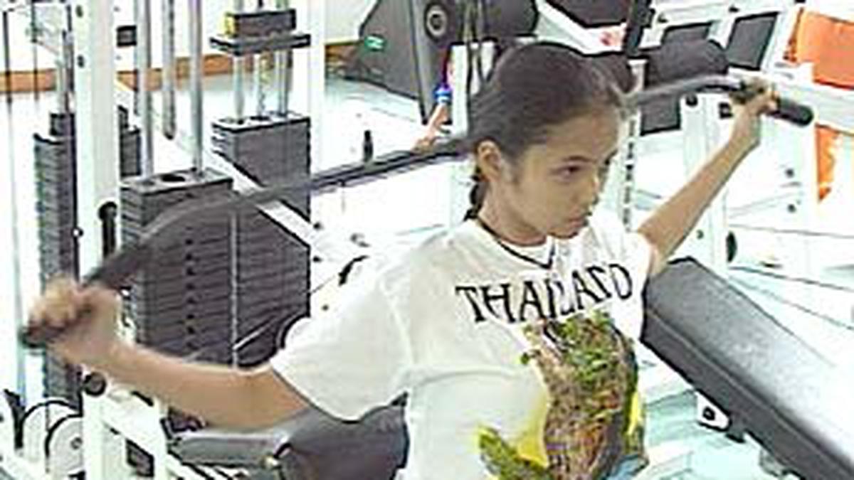 Lia Ananta Sibuk Fitness Usai Lebaran - ShowBiz Liputan6.com