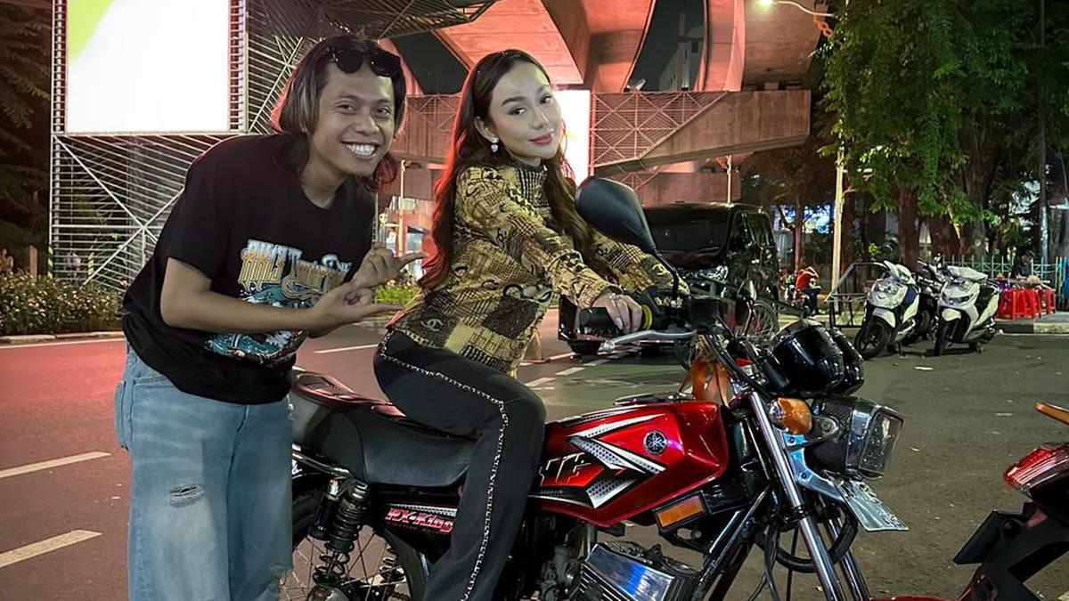 Selebgram dan Pengusaha Putri Permata Menang Lelang Amal Sepeda Motor Rp300 Juta, Tuai Pujian ...