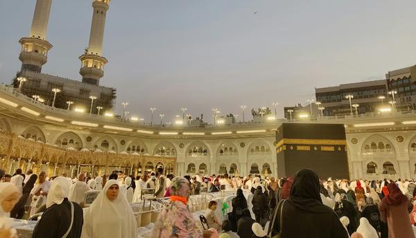 Dalil Adab terhadap Guru, Pandangan Ulama dan Contohnya