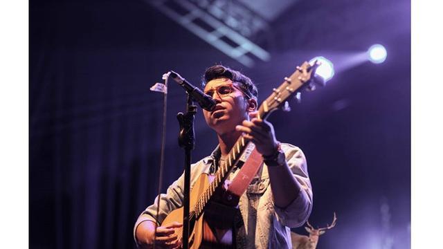6 Potret Vadi Akbar, Adik Vidi Aldiano yang Juga Seorang Penyanyi - Hot ...