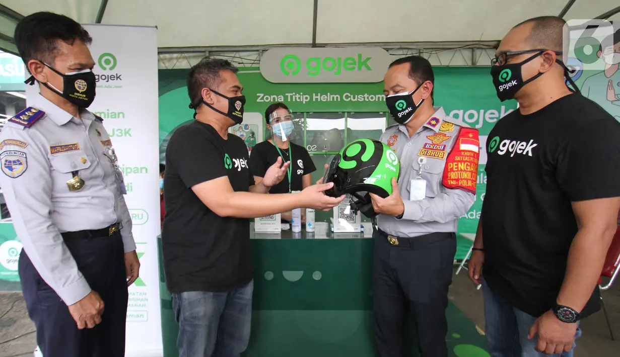 FOTO: Zona Nyaman J3K Gojek Buka Layanan Penitipan Helm Pribadi - Foto Liputan6.com