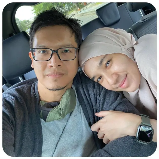 Sudah 12 Tahun Menikah, Ini 7 Potret Dimas Seto dan Dhini Aminarti Kian Mesra - Hot Liputan6.com