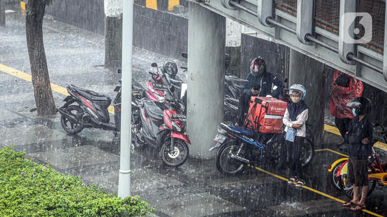 Musim Kemarau tapi Hujan? BMKG Jelaskan Anomali Cuaca Mei 2025