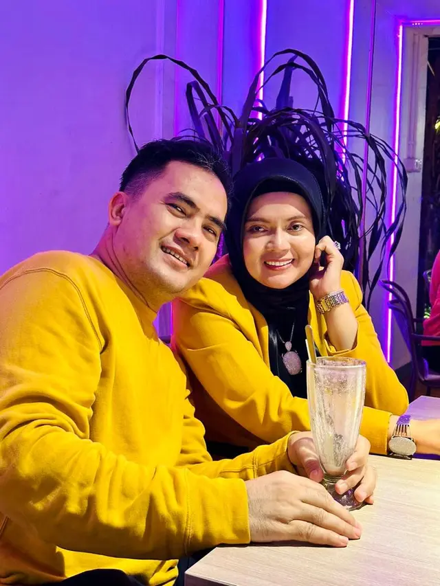 Saipul Jamil Buktikan Punya Prestasi, Raih Penghargaan Duta Top 1 Chart Musik Raka Bareng Neng ...