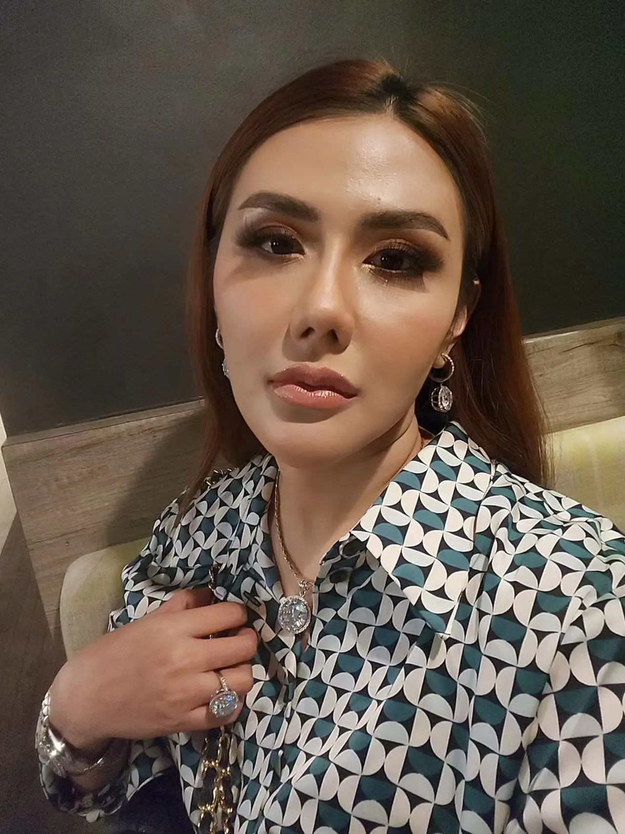 Profil Rey Utami yang Dikabarkan Jadi Artis Terkaya di Tanah Air ...