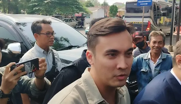 Cerita Diki Suryadi, Guru SLB yang Sukses di Dunia Modelling - ShowBiz ...