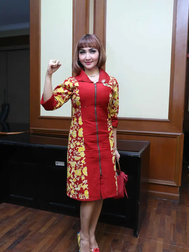 Roro Fitria Ditangkap Polisi karena Kepemilikan Sabu - ShowBiz Liputan6.com