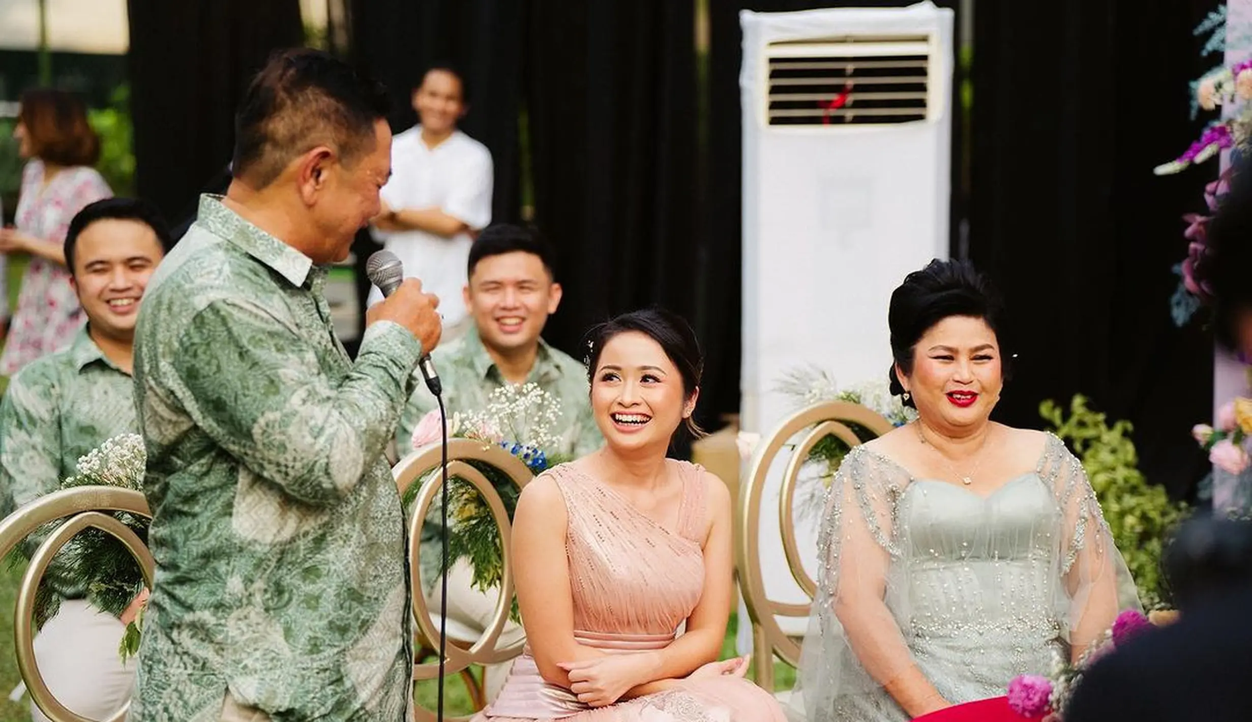 6 Gaya Gritte Agatha Bergaun Peach Resmi Dilamar Sang Kekasih setelah ...