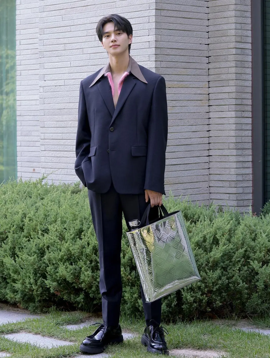 8 Potret Pesona Gentleman Song Kang dalam Berbagai Gaya Dijamin Bikin ...