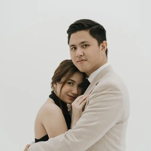 7 Gaya Prewedding Ashilla Zee Eks Blink dan Kekasih, Serasi Bertema La La Land - Hot Liputan6.com