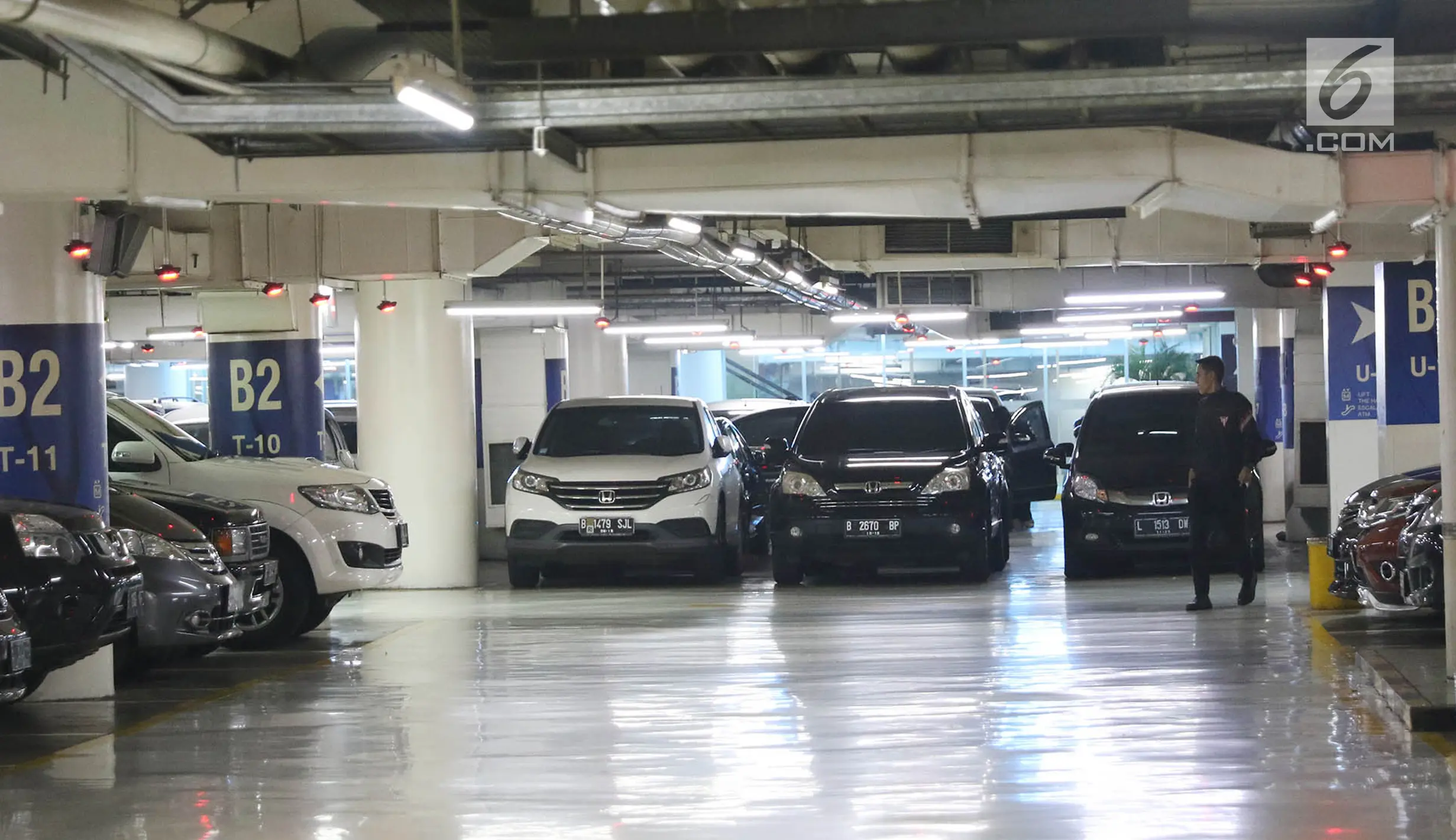 PHOTO: Tahun Ini, Tarif Sekali Parkir Mobil di Jakarta akan Naik Hingga ...