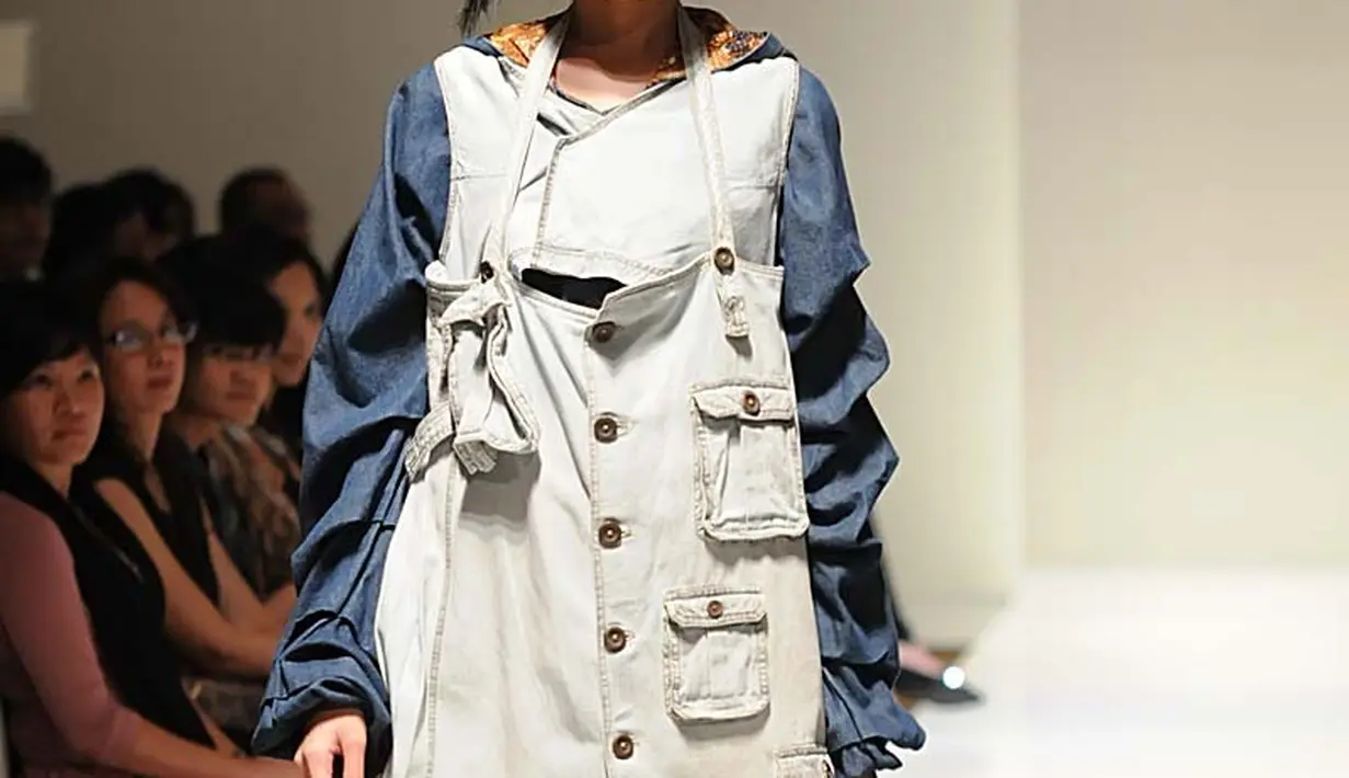 Ekspresi Kebebasan Eddy Betty