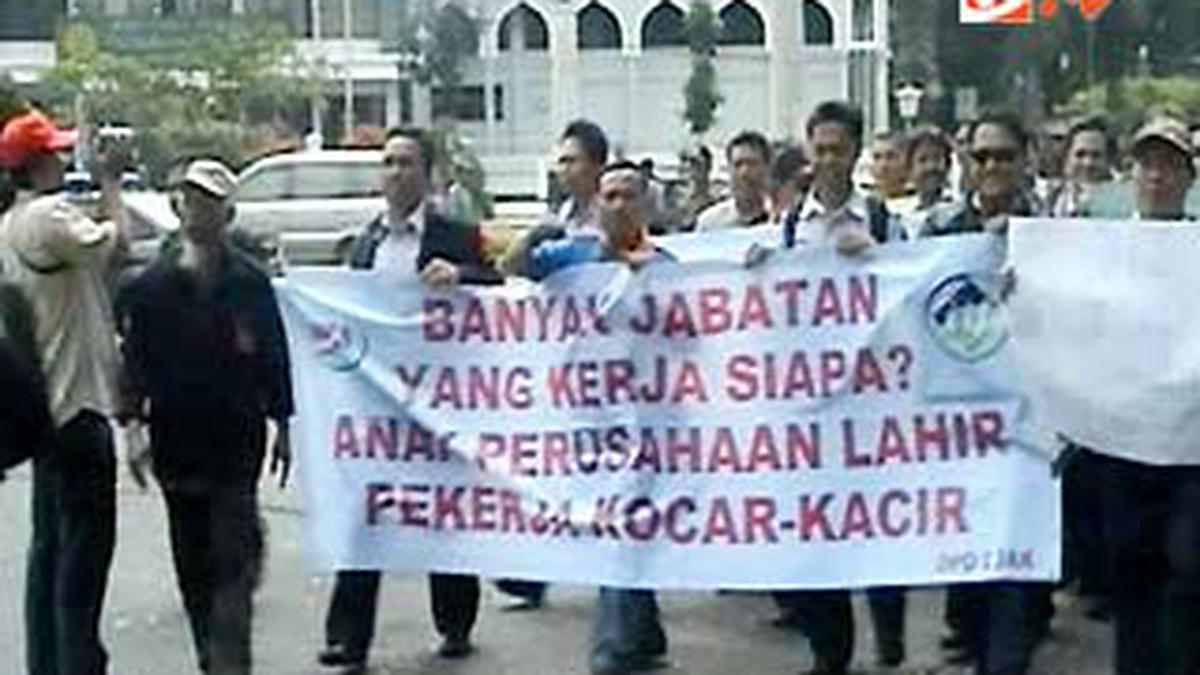 Karyawan Kereta Api Tuntut Kesejahteraan - News Liputan6.com