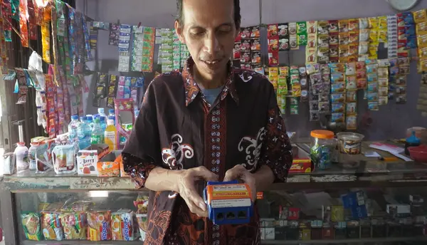 Resepsi Pernikahan di Tengah Kuburan Ini Jadi Sorotan, Dekorasinya Mewah - Hot Liputan6.com