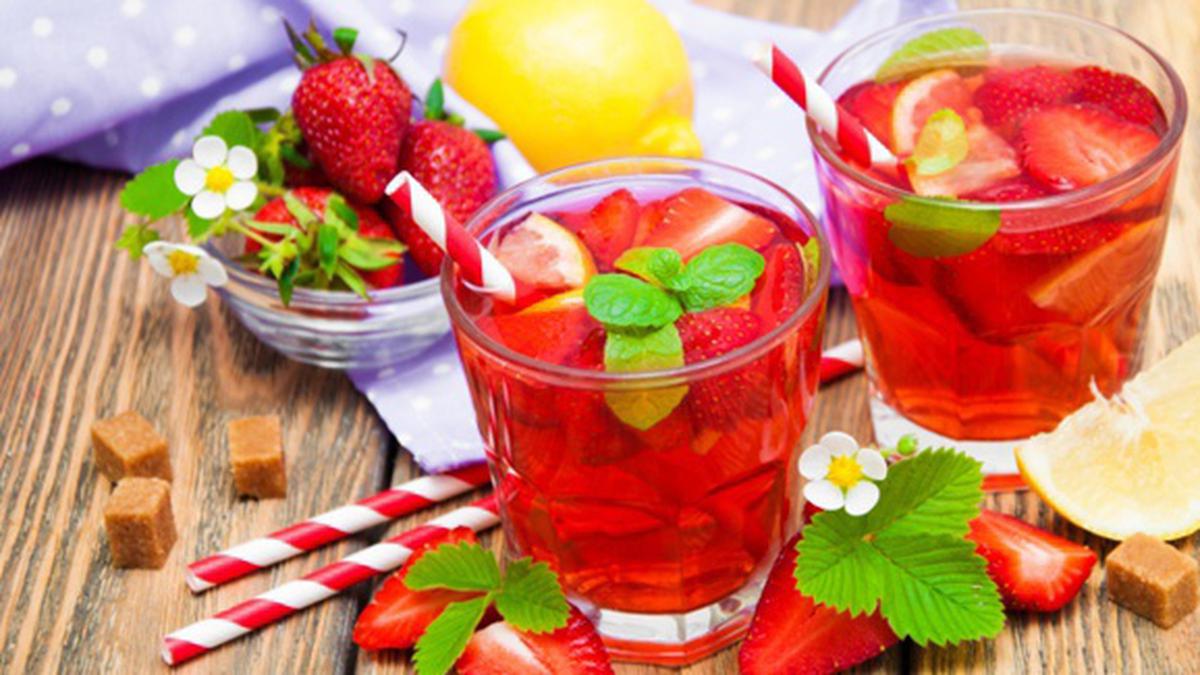Resep Sederhana Es Strawberry Pelepas Dahaga Yang Segar