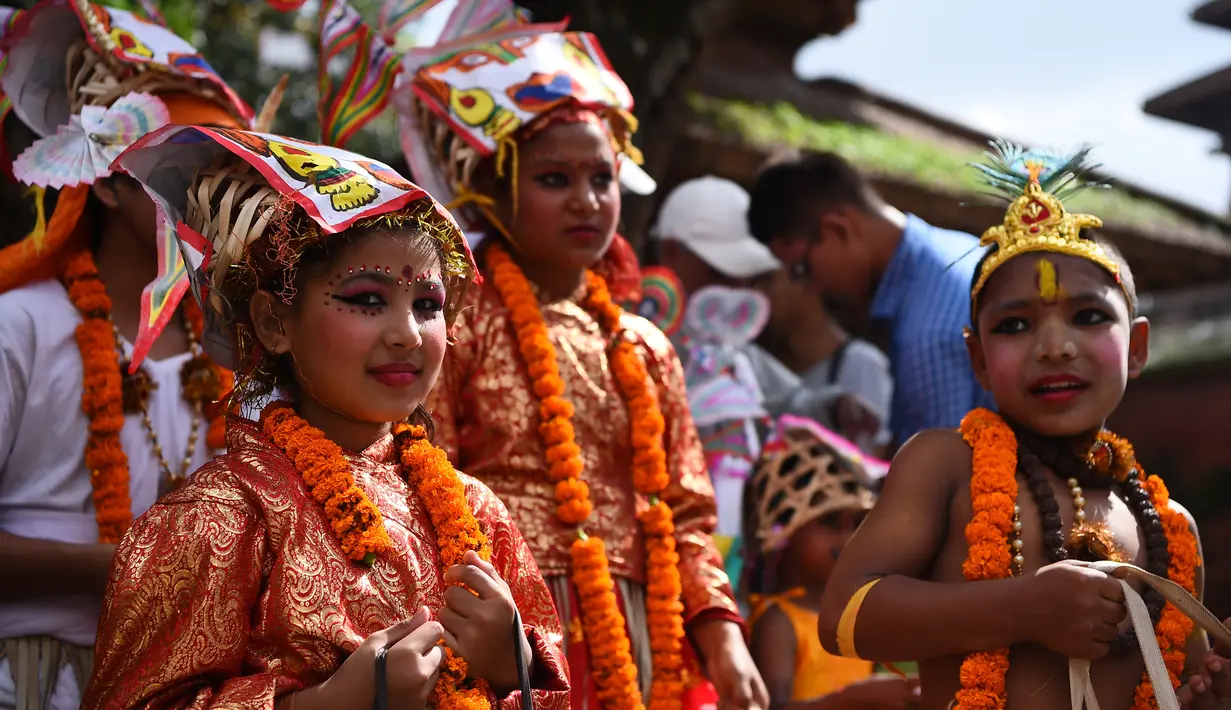 PHOTO: Semarak Bocah Nepal saat Meriahkan Gai Jatra Festival - Foto ...