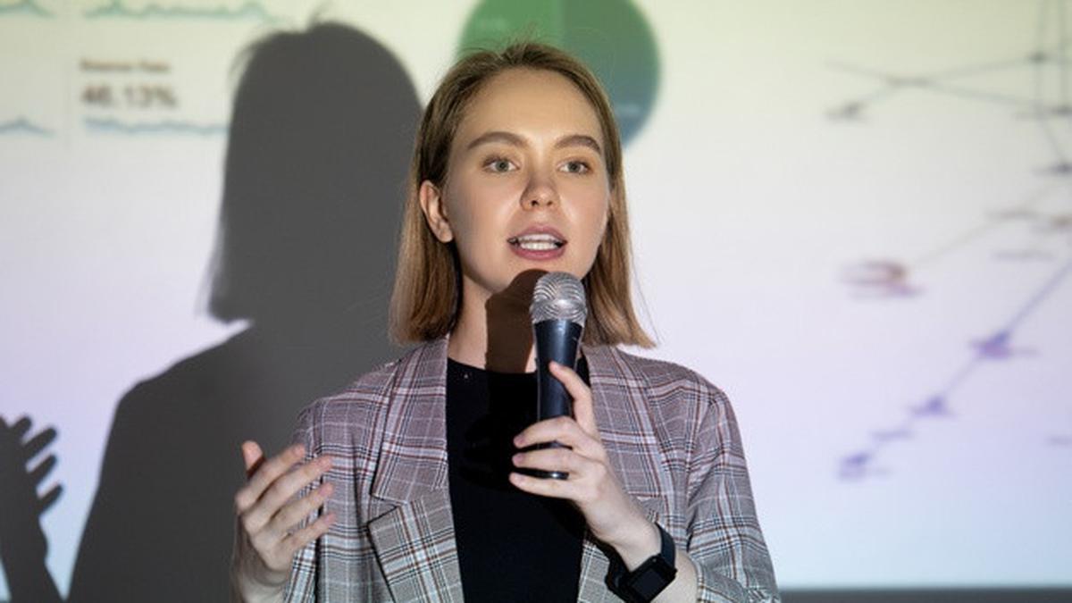 Narasumber Adalah Orang yang Memberi Informasi, Pahami Tugas dan Syaratnya