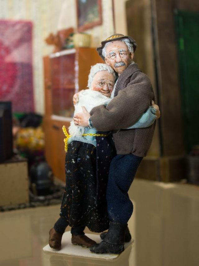 Seniman Ini Ilustrasikan Kehidupan Masa Tua Lewat Boneka, Ini 7 ...