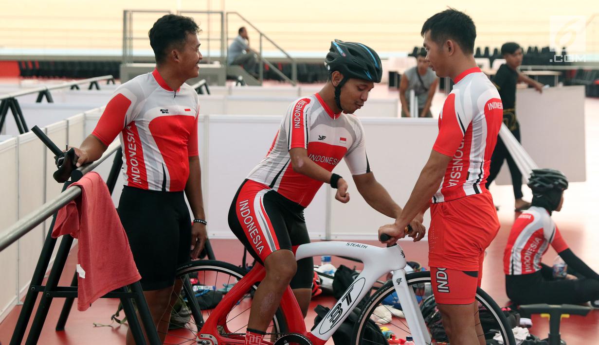FOTO: Target Dua Perunggu, Tim Para Cycling Indonesia Latihan di ...