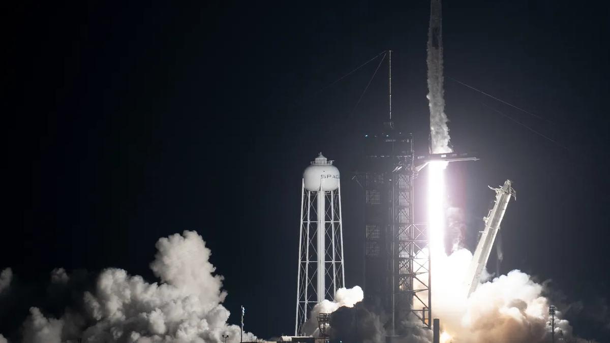 SpaceX Pecahkan Rekor Peluncuran Roket Terbanyak Tahun Ini