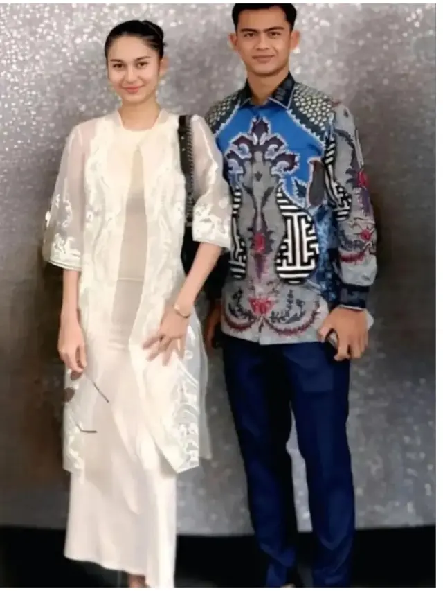 5 Potret Azizah Salsha saat Kondangan Bareng Pratama Arhan, Kini Digugat Cerai - ShowBiz ...