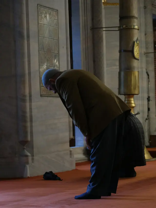 Doa Rukuk Lafal Arab dan Artinya, Ketahui Keutamaannya dalam Sholat ...