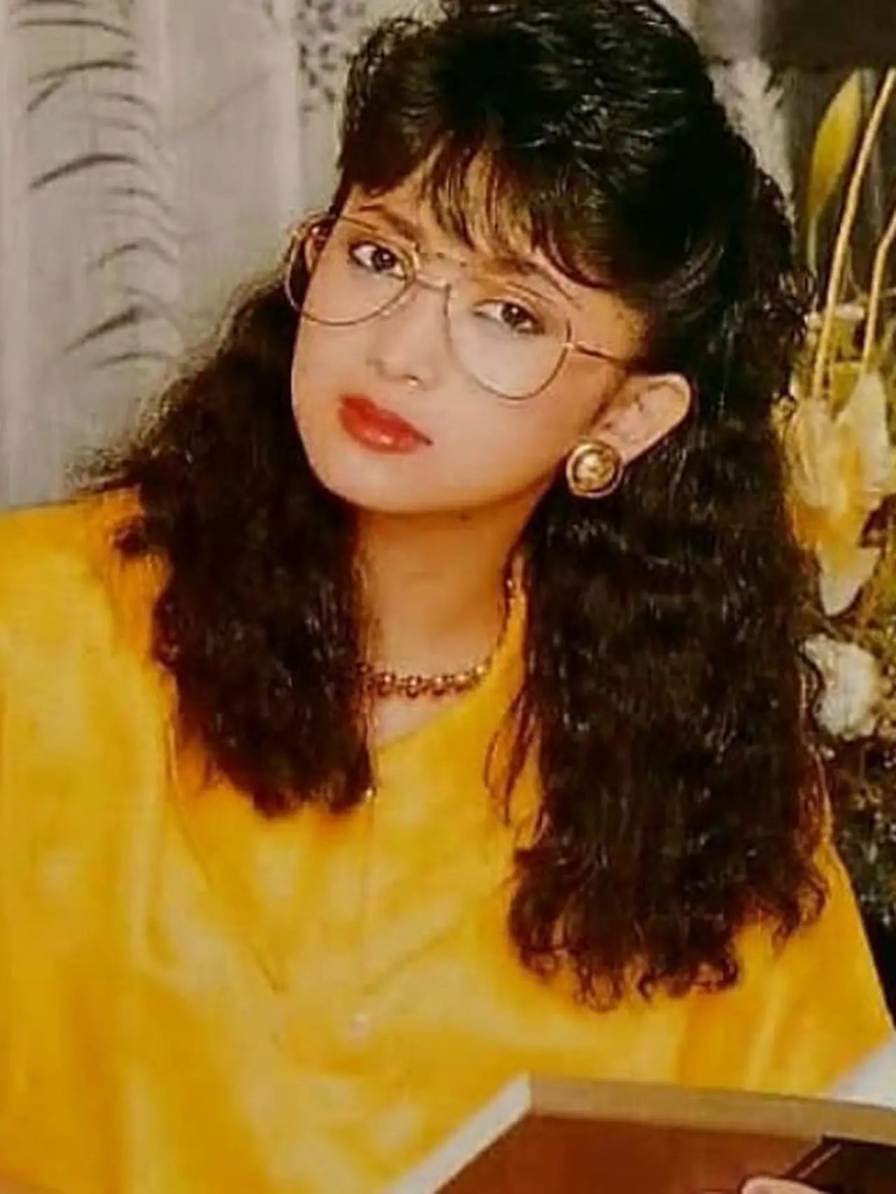 7 Potret Masa Muda Anna Maria Istri Roy Marten, Pesonanya Tak Pernah ...