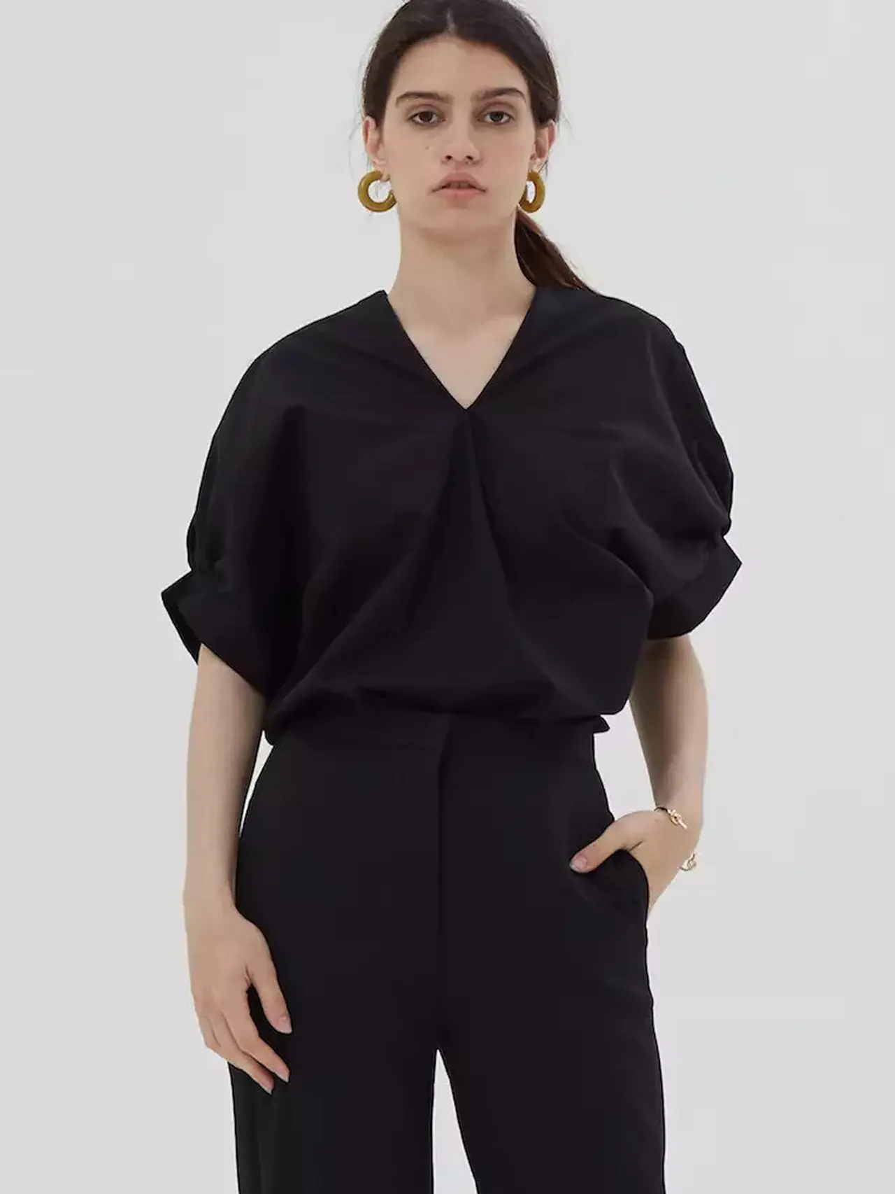 10 Rekomendasi Model Baju Kerja Wanita Terbaru, Tampil Cantik dan Rapi ...
