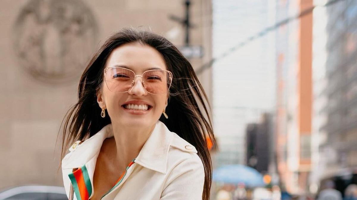 Umur Hanyalah Angka, Potret Raline Shah Pancarkan Aura Muda Melalui ...