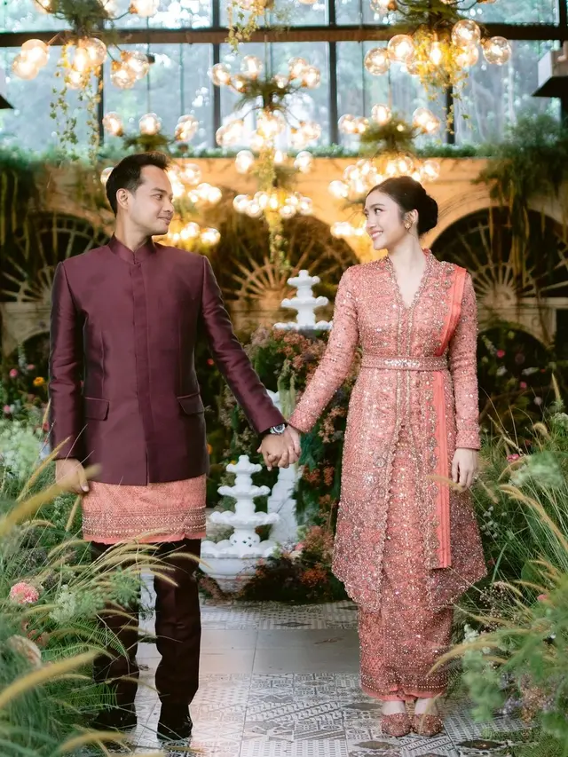 7 Potret Tunangan Febby Rastanty dan Kekasih yang Seorang Polisi ...