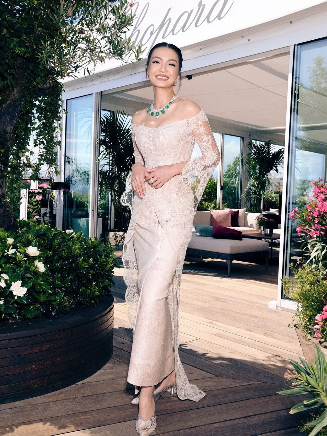 4 Rekomendasi Kebaya Model Kancing Depan Ala Artis, Tampilkan Pesona ...