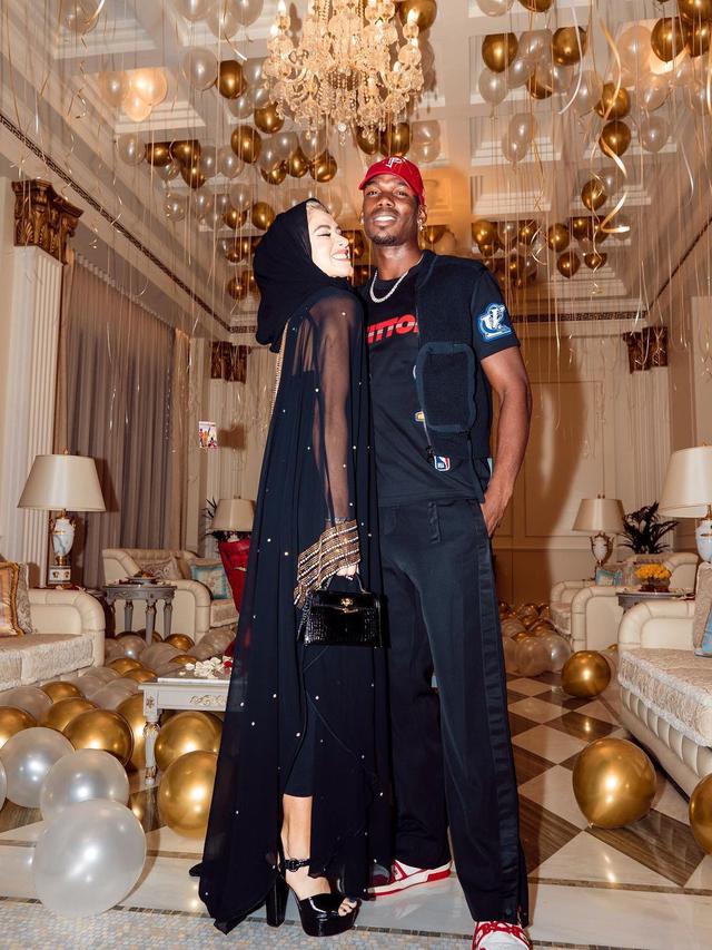 5 Potret Zulay Pogba Tampil Kenakan Hijab, Istri Paul Pogba yang Mualaf ...