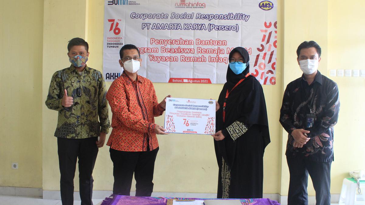 Laksanakan Program TJSL, BUMN Amarta Karya Salurkan Bantuan Beasiswa ...