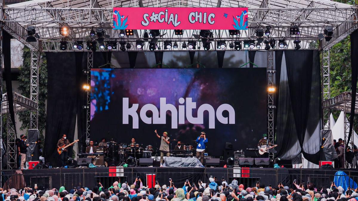 Tampil Event Social Chic, Kahitna Sukses Hadirkan Keseruan untuk Warga ...
