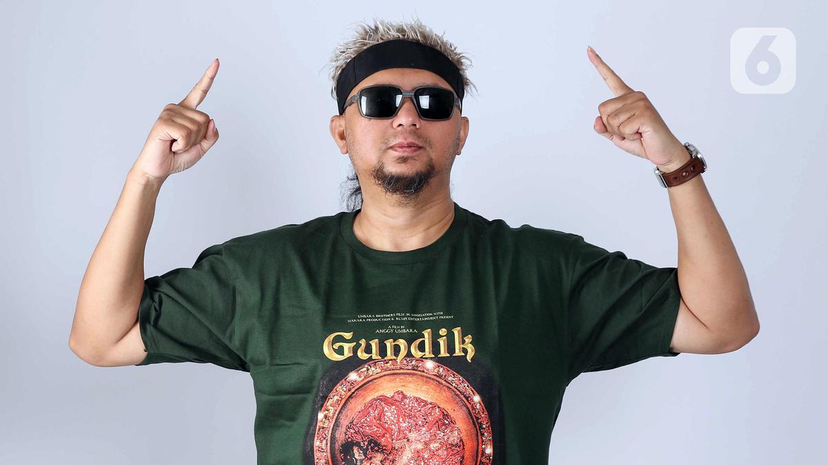 Anggy Umbara Bakal Merilis Official Trailer Film Gundik Di Pantai ...