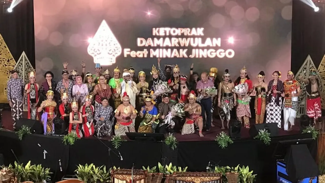 Ayu Azhari Main Ketoprak Damarwulan feat. Minak Jinggo, Tampil Bersama ...