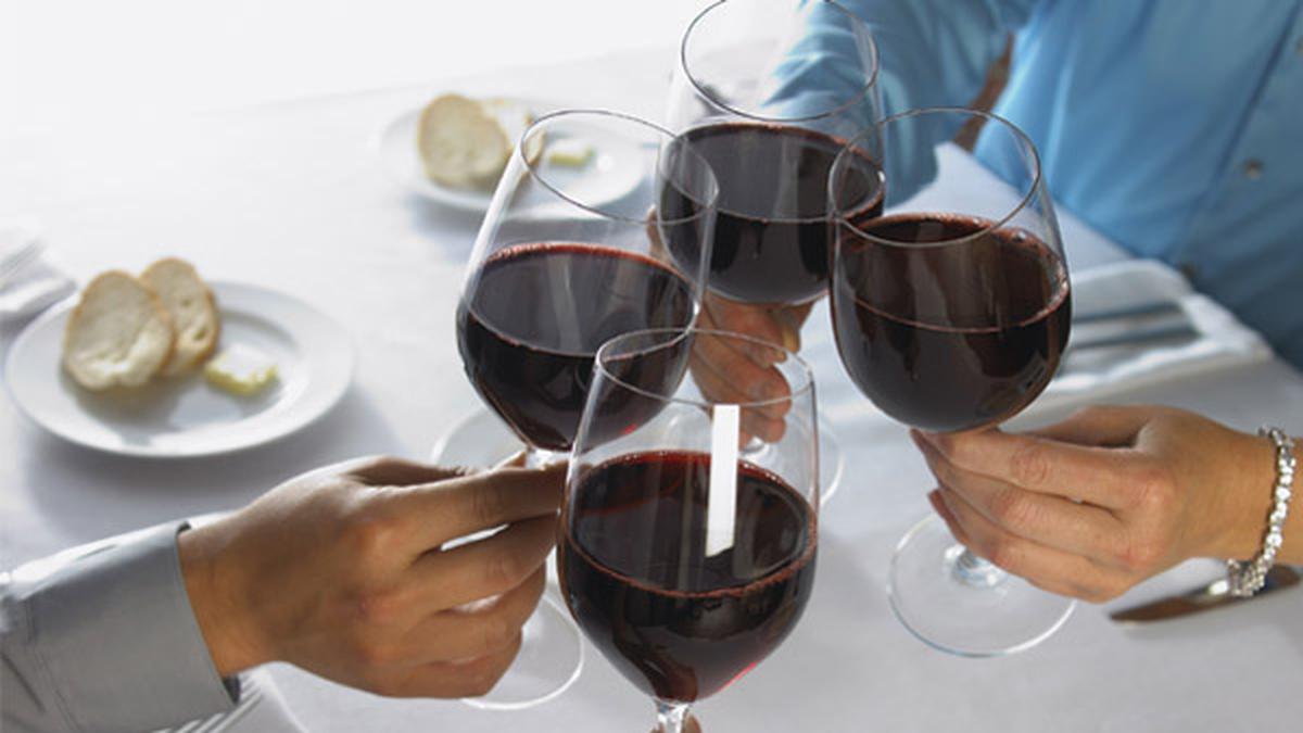 5 Manfaat dari Secangkir Anggur Merah - Health Liputan6.com