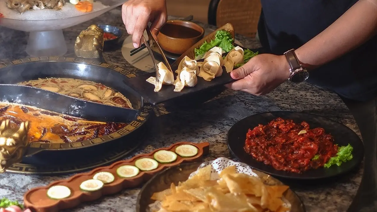 17 Rekomendasi Chinese Food Enak di PIK Terbaru 2025, Dimsum Legend ...