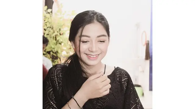 5 Potret Cantik Mayang Sary Adik Vanessa Angel yang Jarang Terekspos ...