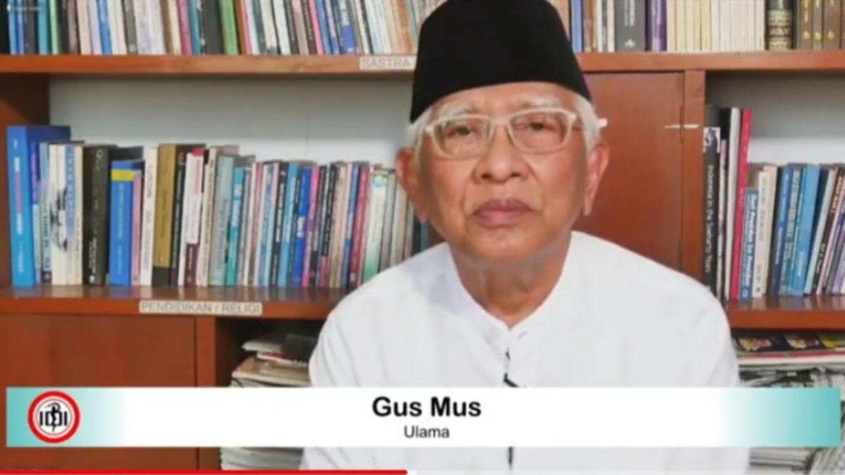 Pesan Penting Gus Mus ke Rektor Terkait Pengelolaan Masjid UGM - Islami ...